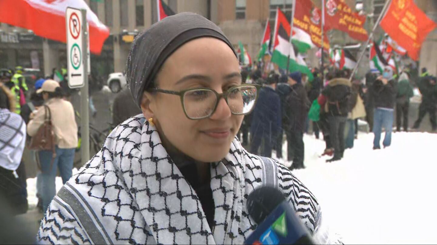 Guerre en Iran: des groupes opposés manifestent à Montréal